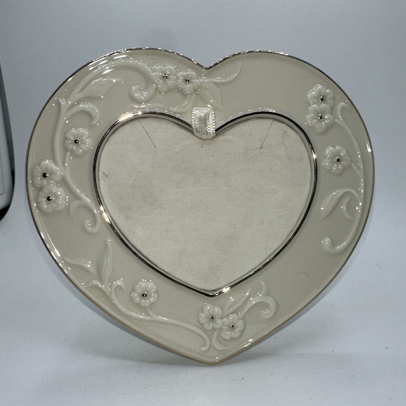 Lenox | Accents | Vintage Lenox Porcelain Heart Shaped Photo Frame 25 X ...